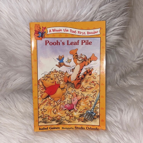 Scholastic | Other | Vintage 999 Disneys Poohs Leaf Pile A Winnie The ...